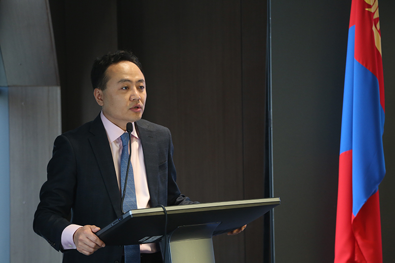 Харилцагчид зөвлөх банкны мэргэжилтнүүдэд батламж гардууллаа